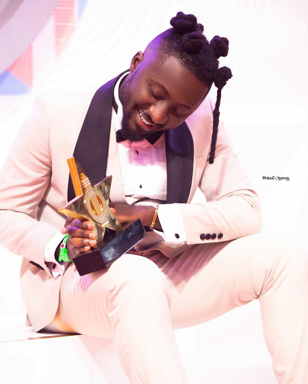 Amerado makes history as first Kumasi artiste to win “Best Rapper Award ...